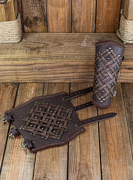Studded leather bracers - Brawley - andracor.com
