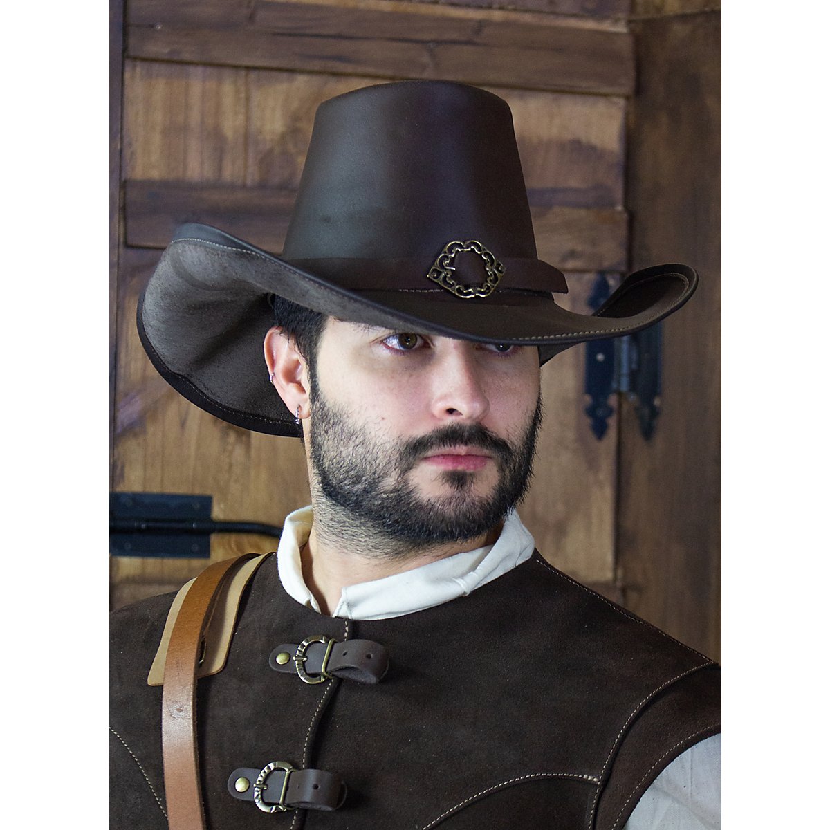 Leather musketeer's hat - Delacroix - andracor.com