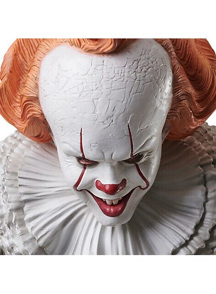 IT - Pennywise from IT Chapter II Life-Size Statue - maskworld.com