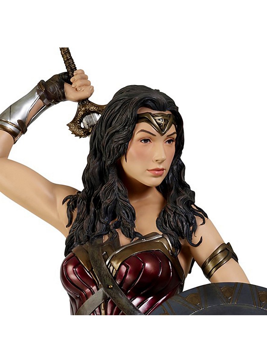 Wonder Woman - Wonder Woman Life-Size Statue - maskworld.com